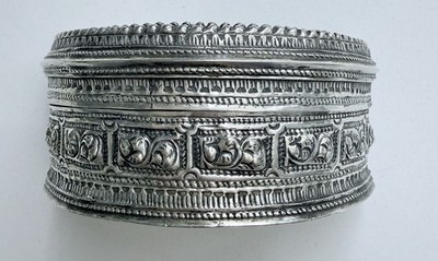 Antique Shan State Burma Silver Crescent Moon Box For lime Betel Nut | eBay