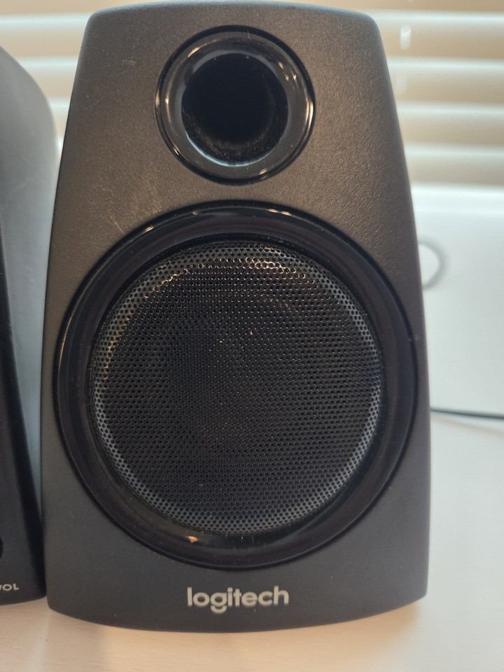 Logitech Z130 Computer Speakers – Stereo 2.0 Desktop Speaker System ...