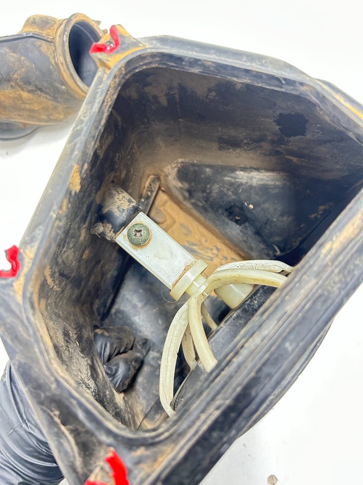 97 1997 Suzuki DR650SE Dr 650 OEM Airbox Air Box Intake Boot Cage READ ...