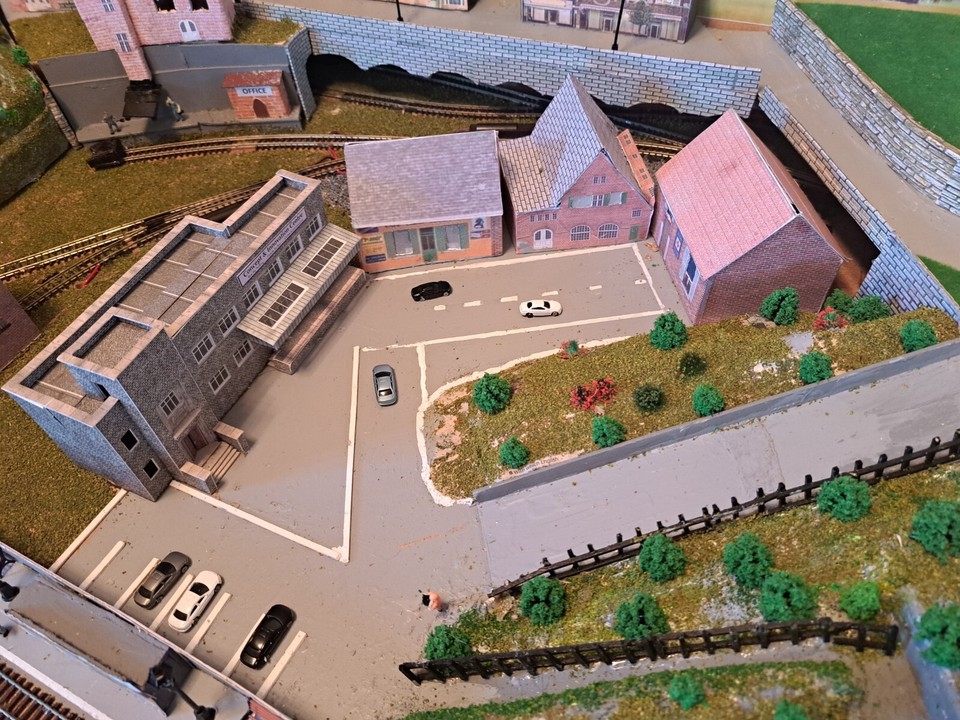 N GAUGE MODEL RAILWAY 3FTX2FT READ FULL DISCRIPTION | eBay UK