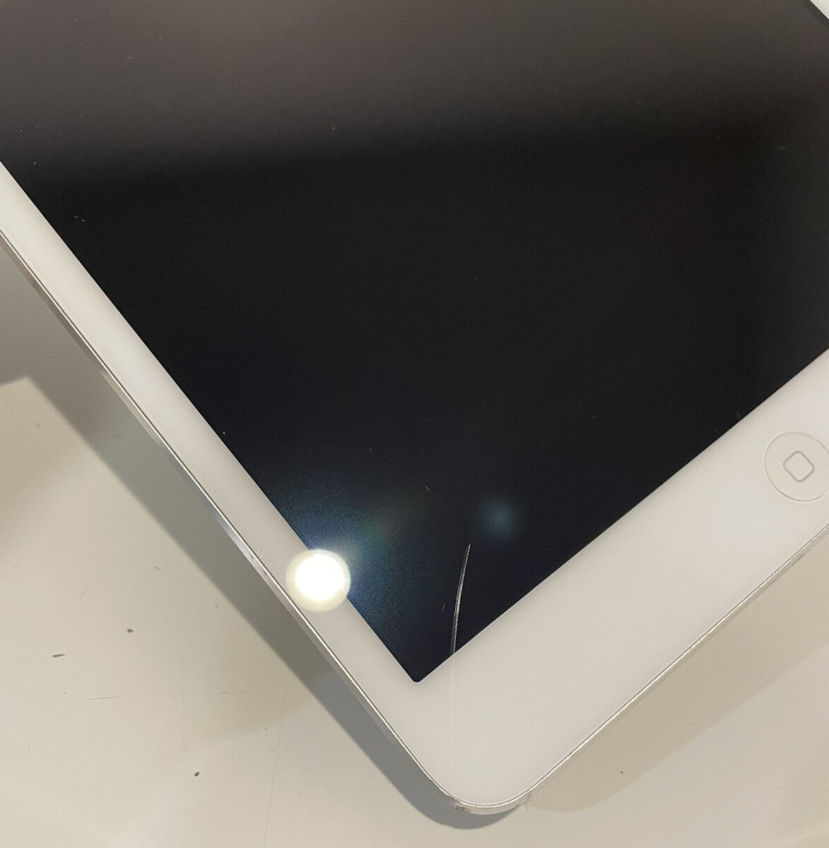 Apple iPad mini 2 32GB, Wi-Fi, 7.9in - Silver w/ Box Apple iPad mini 2 32GB, Wi-Fi, 7.9in - Silver w/ Box