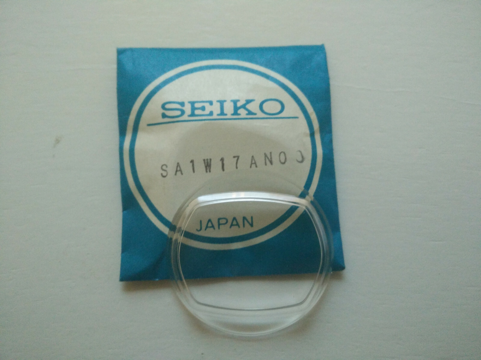 Genuine NOS Seiko Watch Crystals - Various shapes & sizes 16 of 23 | eBay