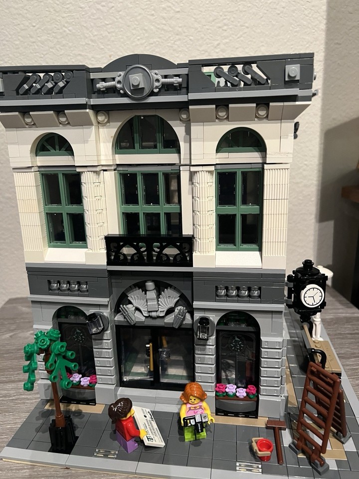 LEGO Brick Bank 10251 Creator Expert Modular Building Town City 100% ...
