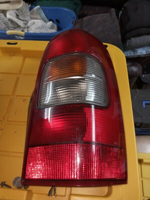 1997 - 2005 CHEVROLET VENTURE Rear Brake Tail Light Lamp PASSENGER Side ...