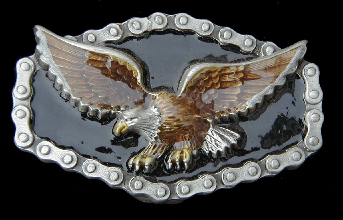VINTAGE 1983 ATTACKING EAGLE WITH BIKE CHAIN BORDER E… - Gem