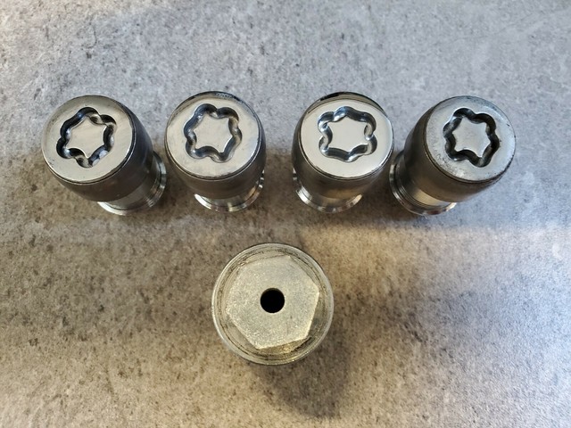 OEM Mopar Wheel Lock Kit Dodge Jeep RAM 1500 14mm X 1.5 04726155AA for ...