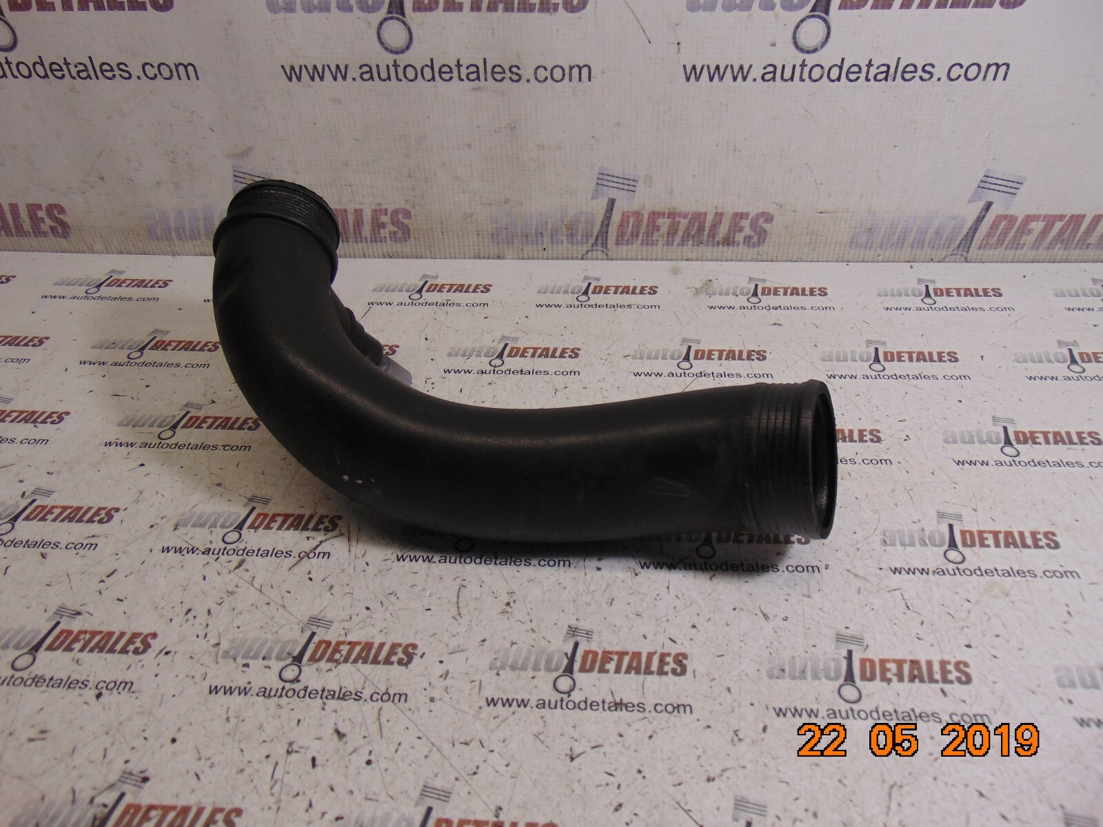 Volvo XC90 2.4 D5 intercooler air intake hose pipe 30714480 used 2008 ...