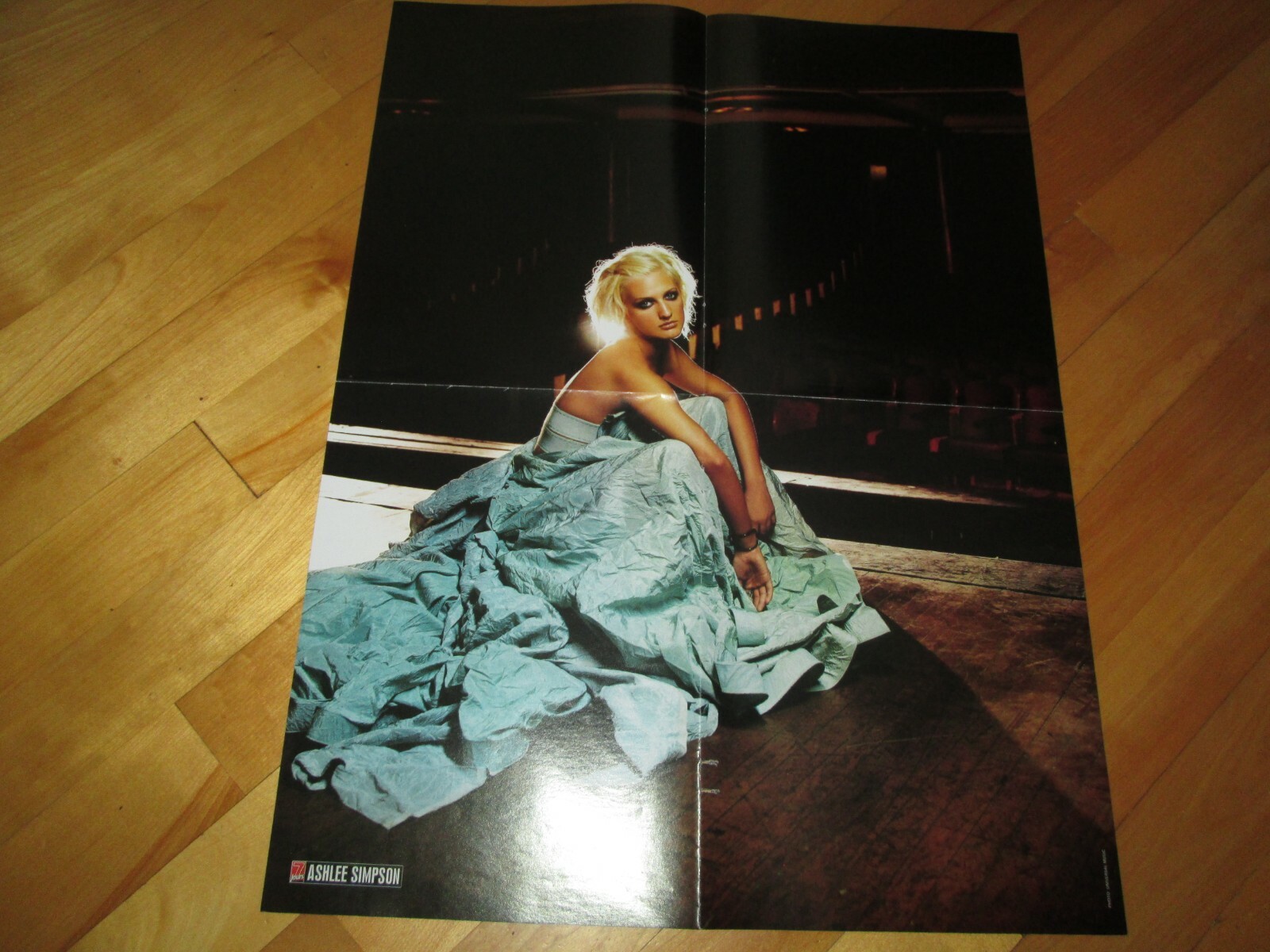 ASHLEE SIMPSON POSTER COLOR 20 BY 15 inches | eBay