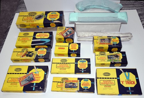 AURORA HO Model Motoring Track. 44+ pieces of track and many acc ...