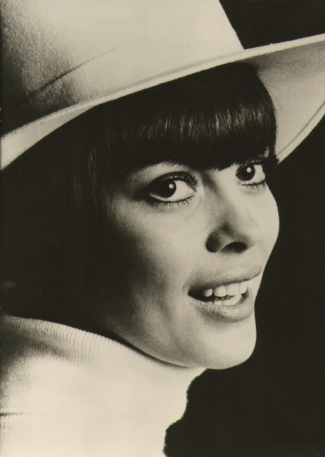 Mireille Mathieu - AK von 1972 - Bild und Heimat Reichenbach i.V. - G ...