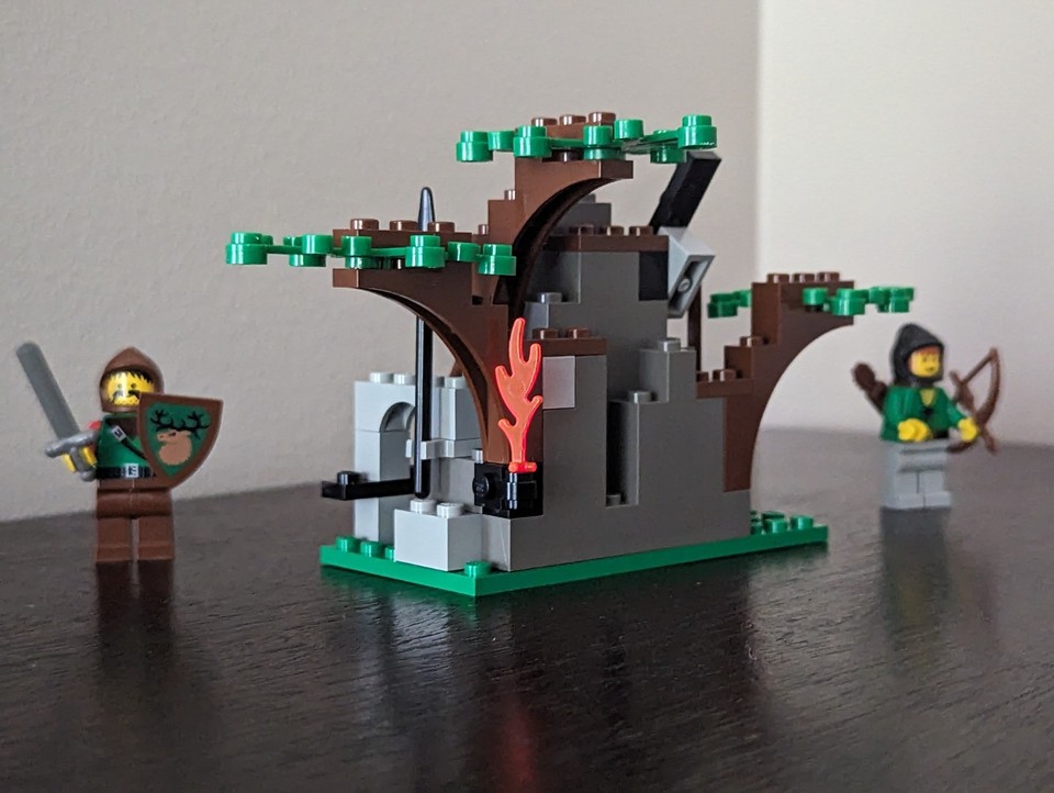 Vintage (1996) LEGO Castle - Dark Forest set 6024 Bandit Ambush - RARE ...