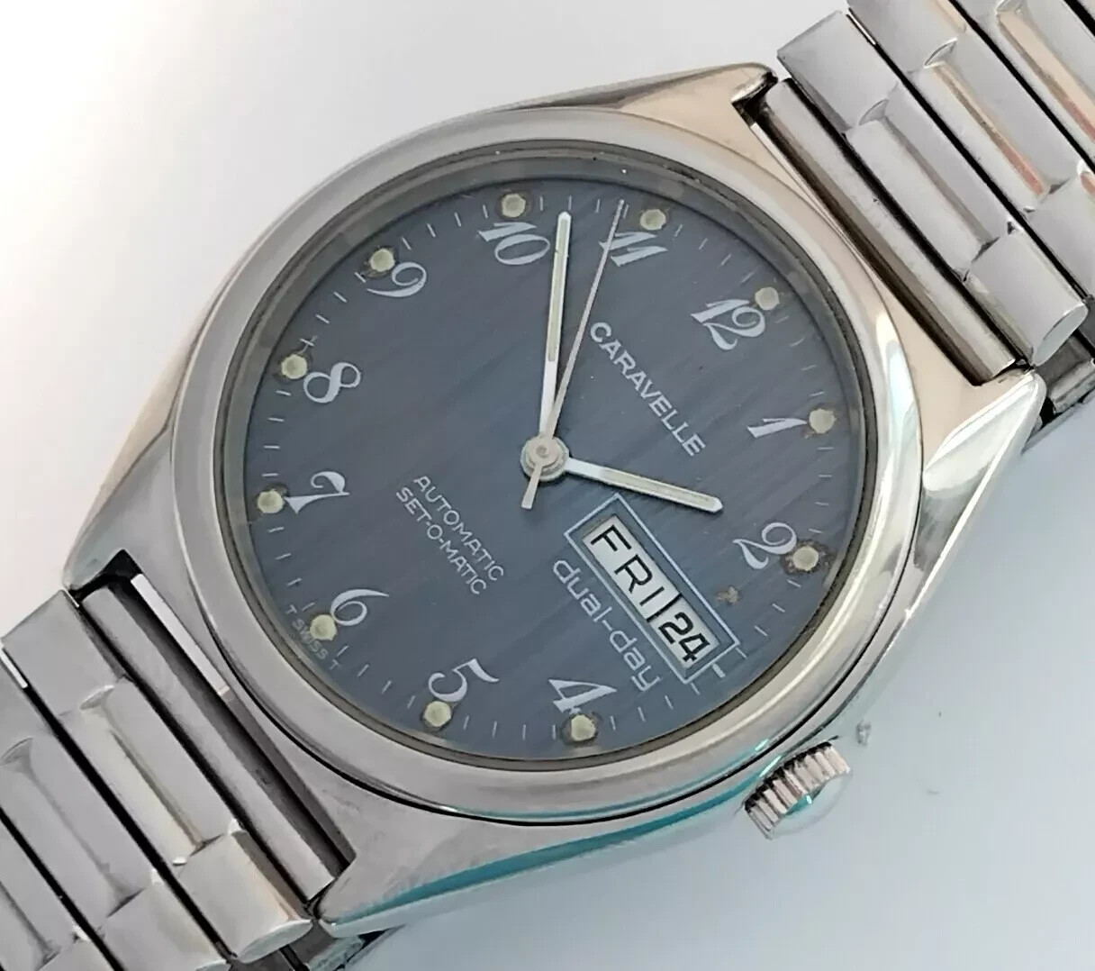 17 JEWELS SWISS MADE CARAVELLE DUAL DATE AUTOMATIC V… - Gem