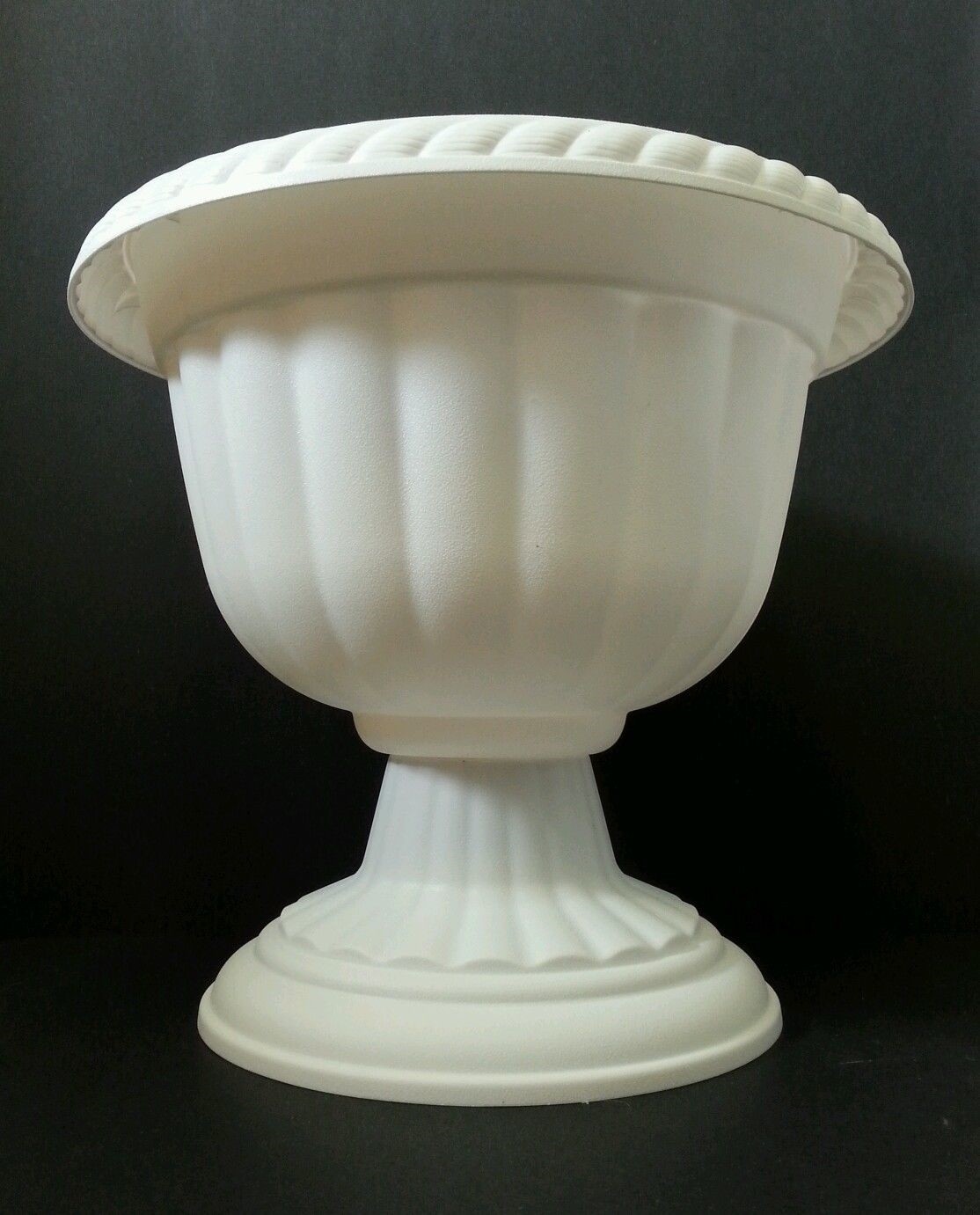 Set of 5 - 12" WHITE PLASTIC SPARTA URNS PLANTERS pots Landmark ...