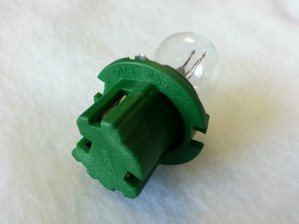 BMW X5 Green Bulb Socket Tail light Socket Middle Brake Lamp Holder ...