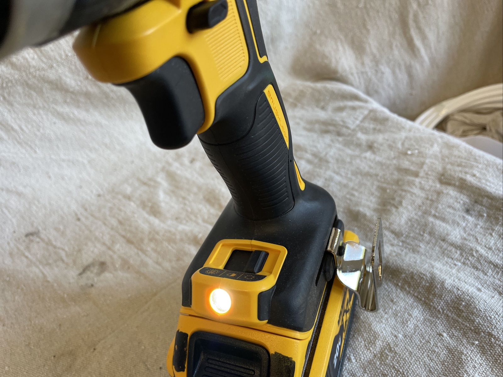 DEWALT DCD805B 20V 20 Volt MAX XR Brushless 1/2" Hammer Drill Driver ...