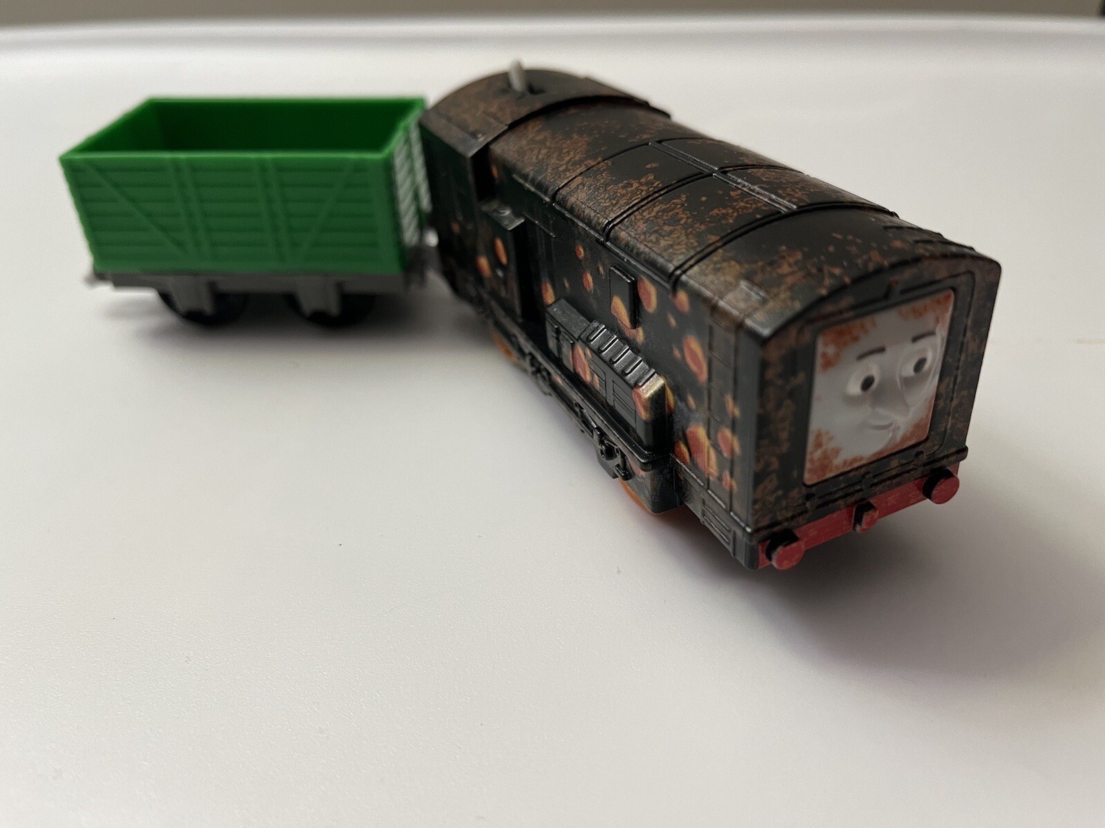 Dirty Diesel Trackmaster Thomas & Friends Motorized Train w/Cargo Car ...