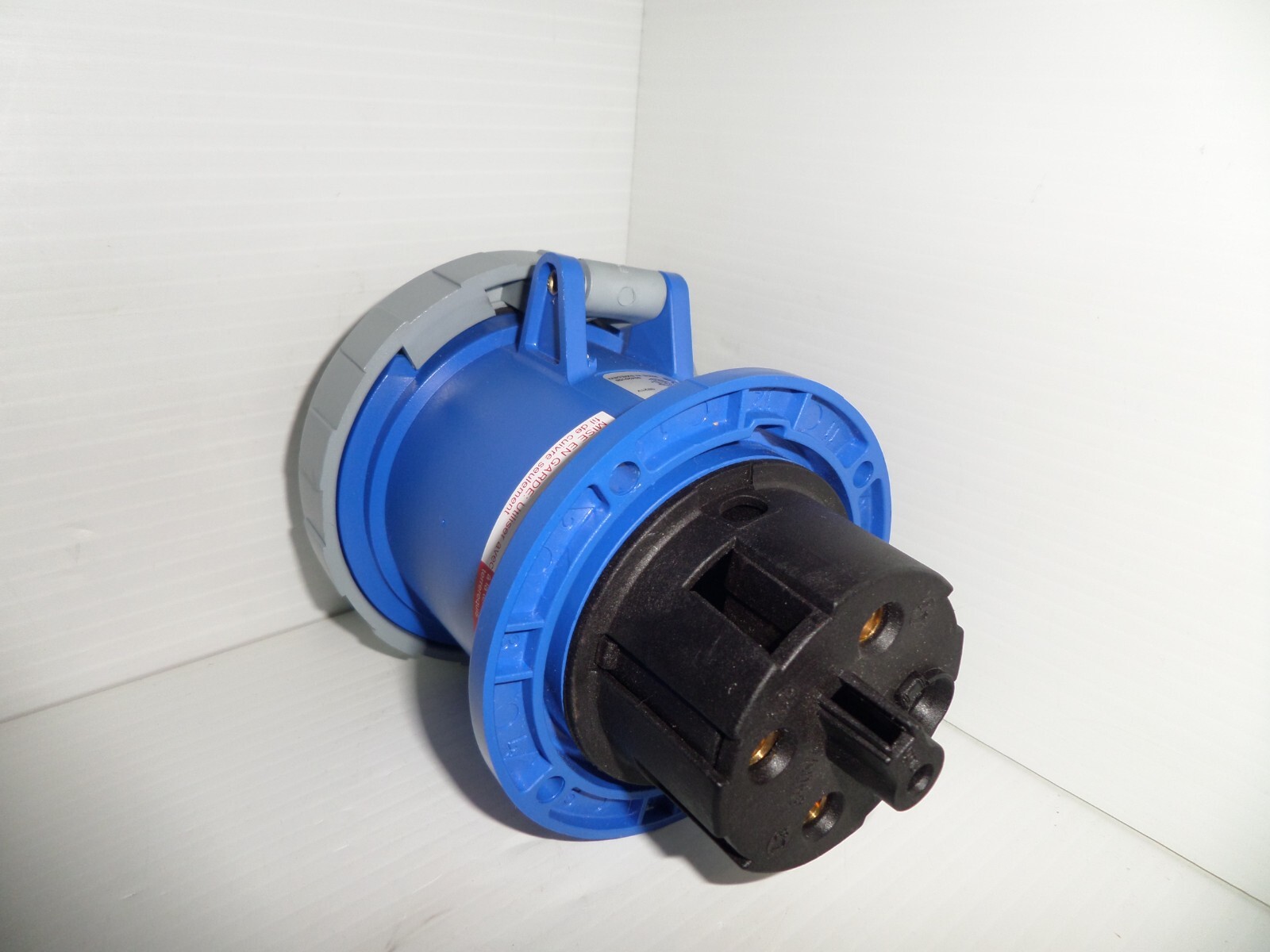 ⭐NEW⭐LEVITON 460R9W 60-Amp PIN&SLEEVE RECEPTACLE 250V 60A 3P 4W | eBay