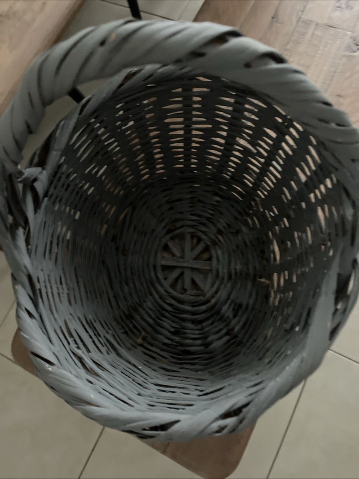 Vintage Painted Shopping Basket /Wicker Storage Future Project Retro ...