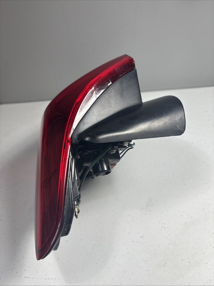 CLEAN 2016-2018 Kia Sedona Passenger RH Tail Light | eBay