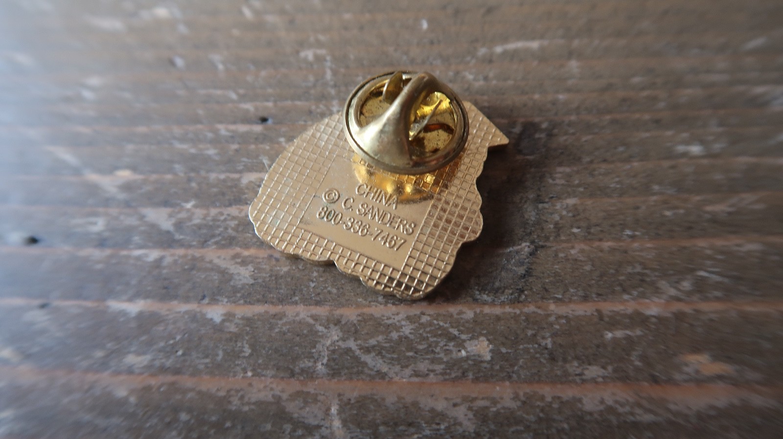 Vintage SUPER READER Book Worm Lapel Pin 2cm - Gem