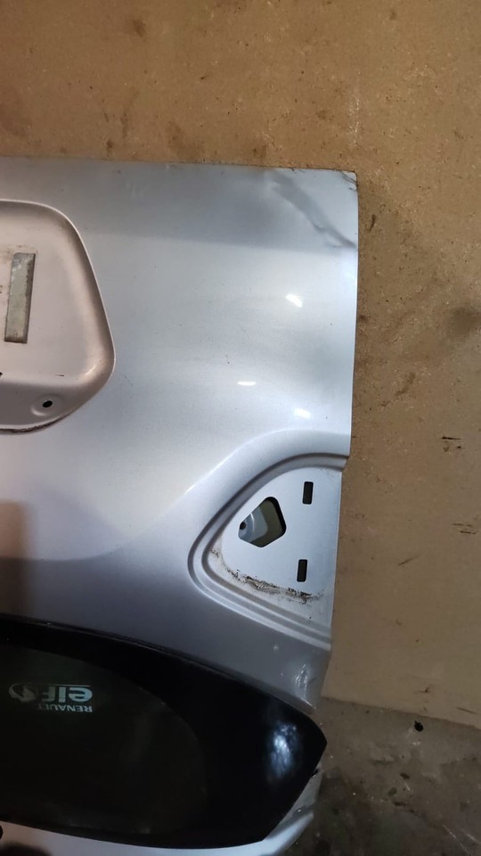 RENAULT CAPTUR TAILGATE BOOT LID SILVER MK1 2013-2019 (SEE DAMAGE ...