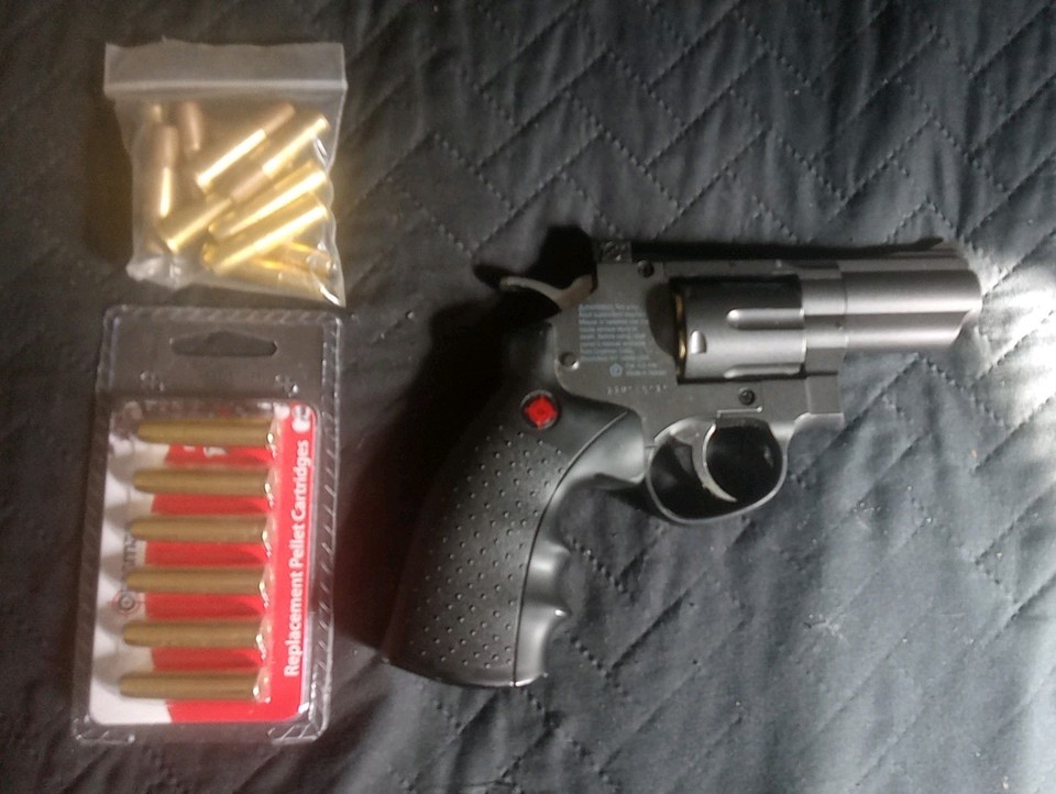 Crossman SNR .22 Caliber Air Pistol With Holster And 23 Total Shells | eBay