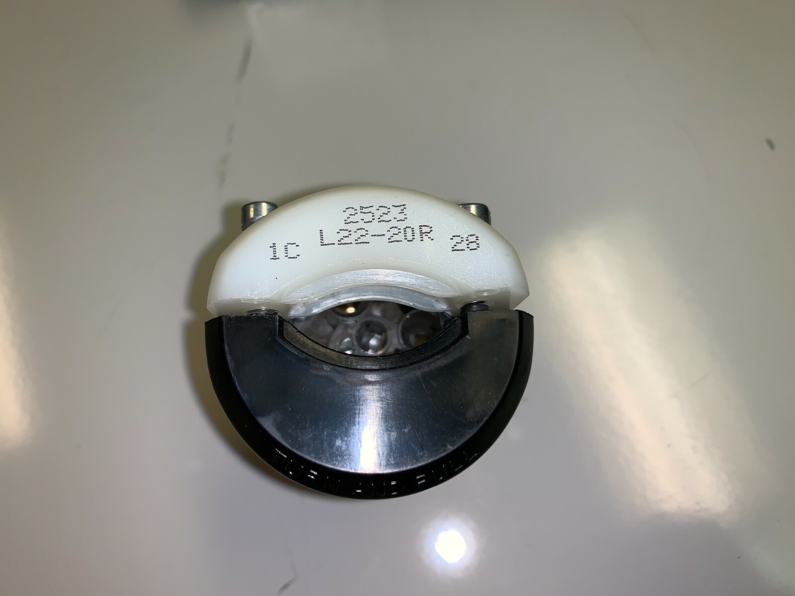 NEW! Leviton 2523 20 Amp, 277/480 Volt NEMA L22-20R Connector | eBay