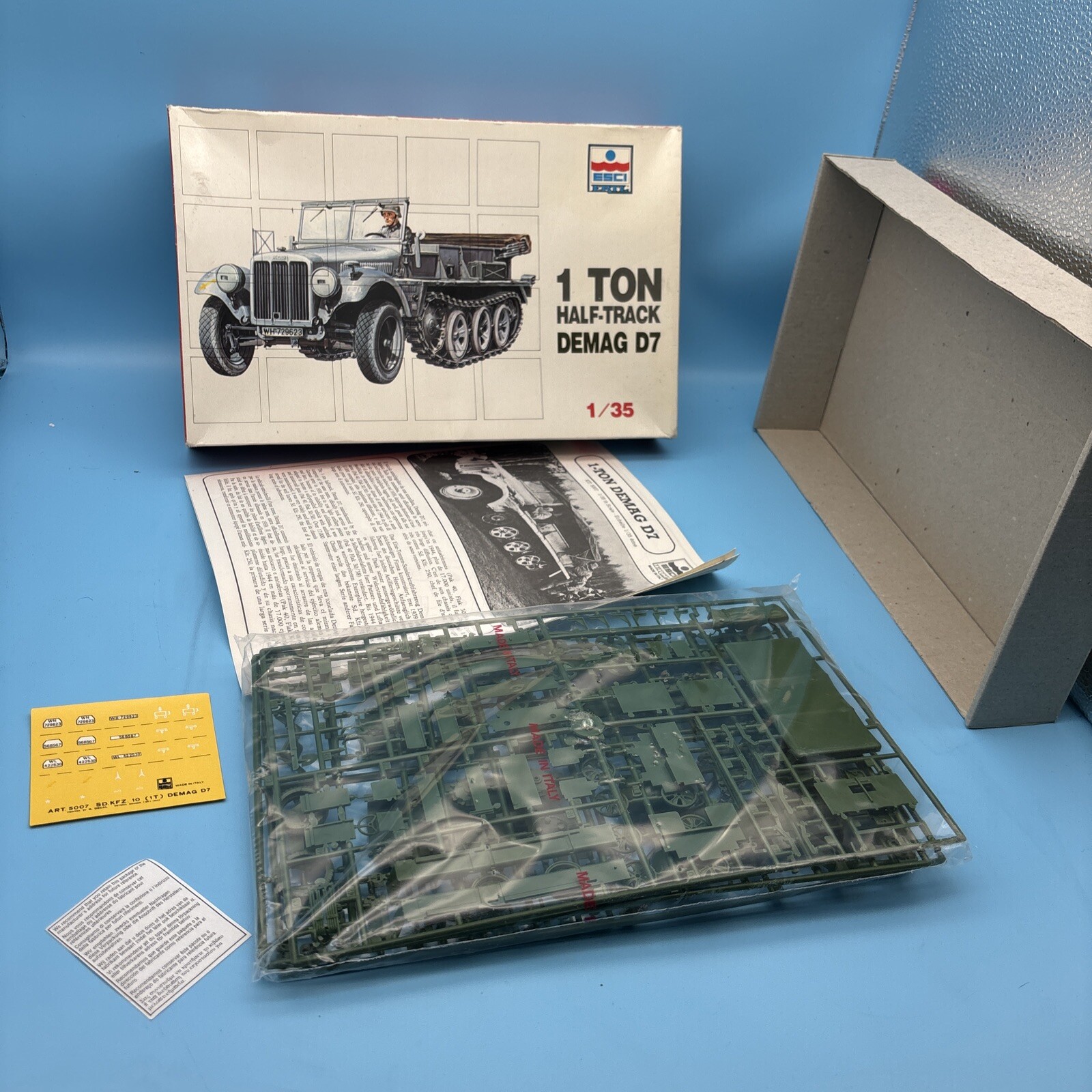 ESCI WWII German 1 Ton Half Track Demag D7 Model Kit 1/35 Scale 5007 ...