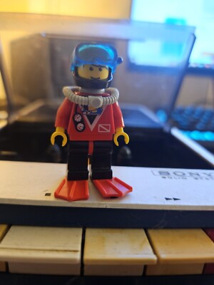 Lego Minifigure City Divers Red Diver 2 (Blue Goggles) Red Flippers ...