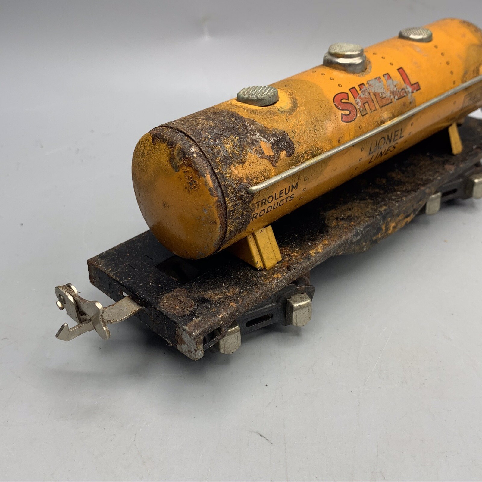 Vintage Lionel Lines No. 1680 “ Shell “ Tank Car RR Train Car ...