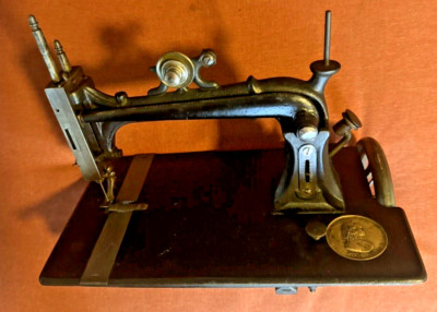 Sewing Machines - Howe Sewing Machine
