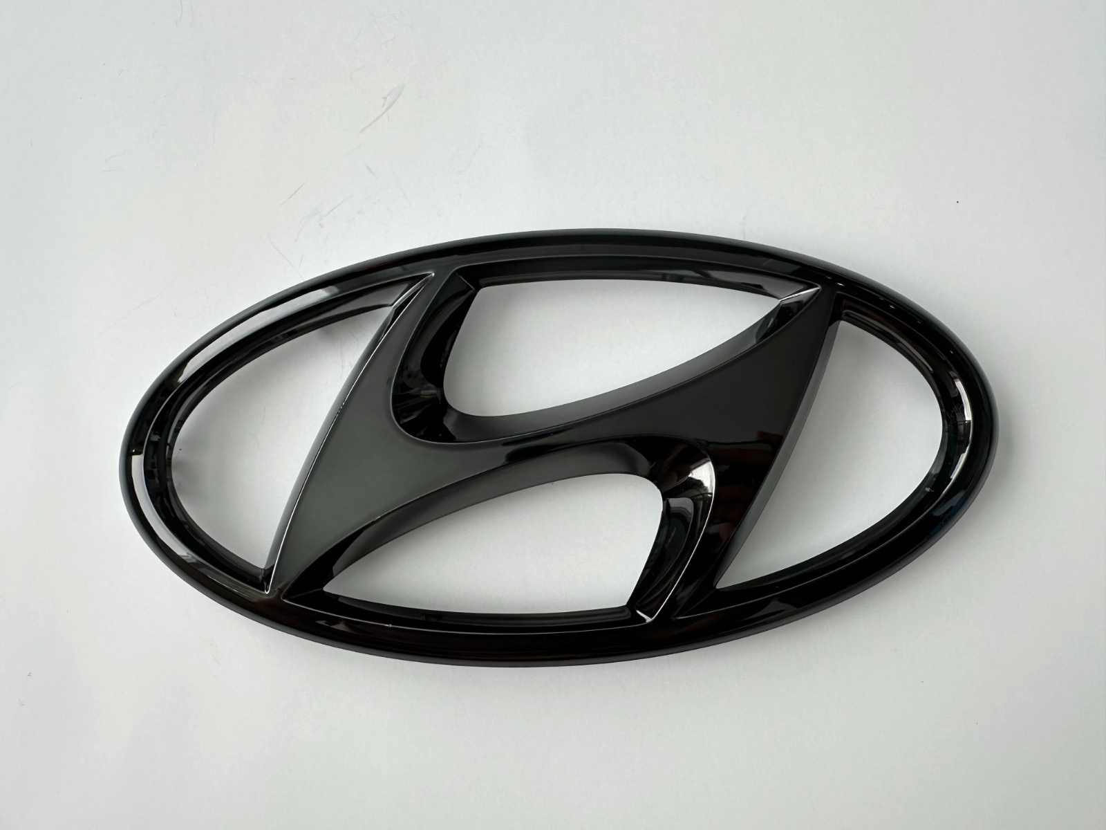 GENUINE OEM FRONT Grille BLACK Emblem 86300-N9100 for 2022-2024 Hyundai ...