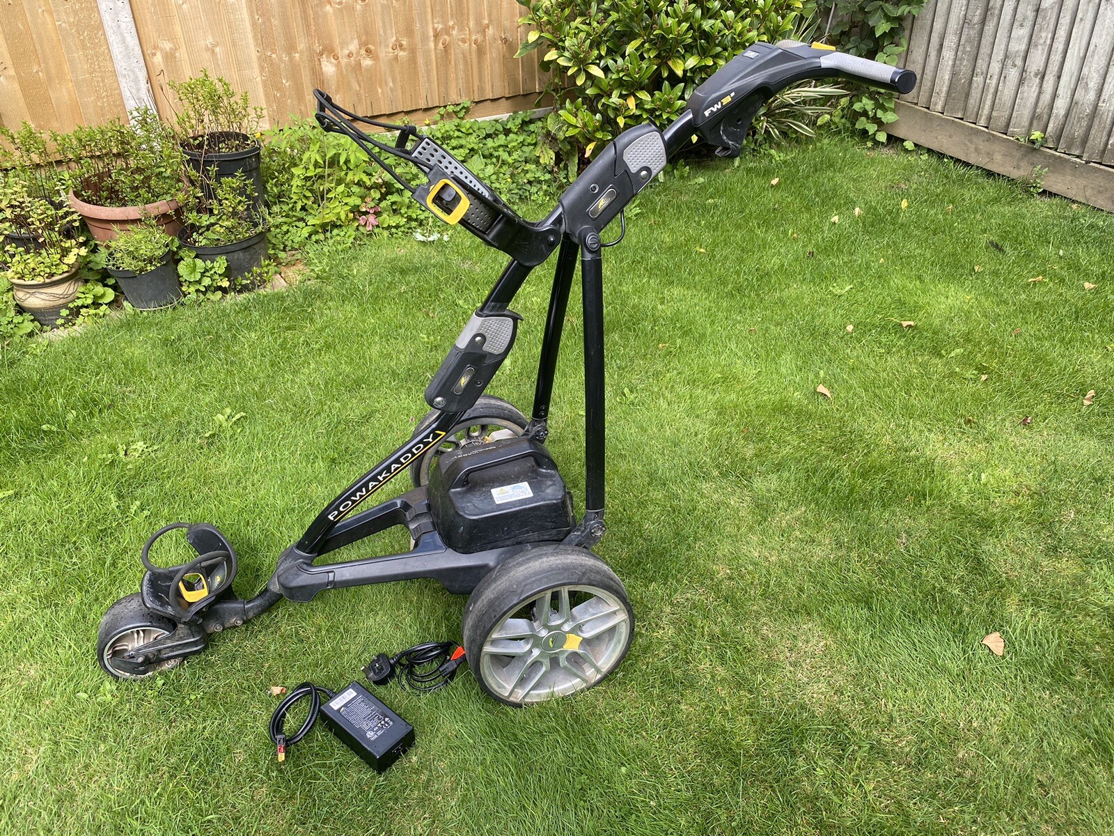 PowaKaddy+FW3s+Electric+Golf+Trolley+18+Hole+with+Battery+and+Charger+ ...