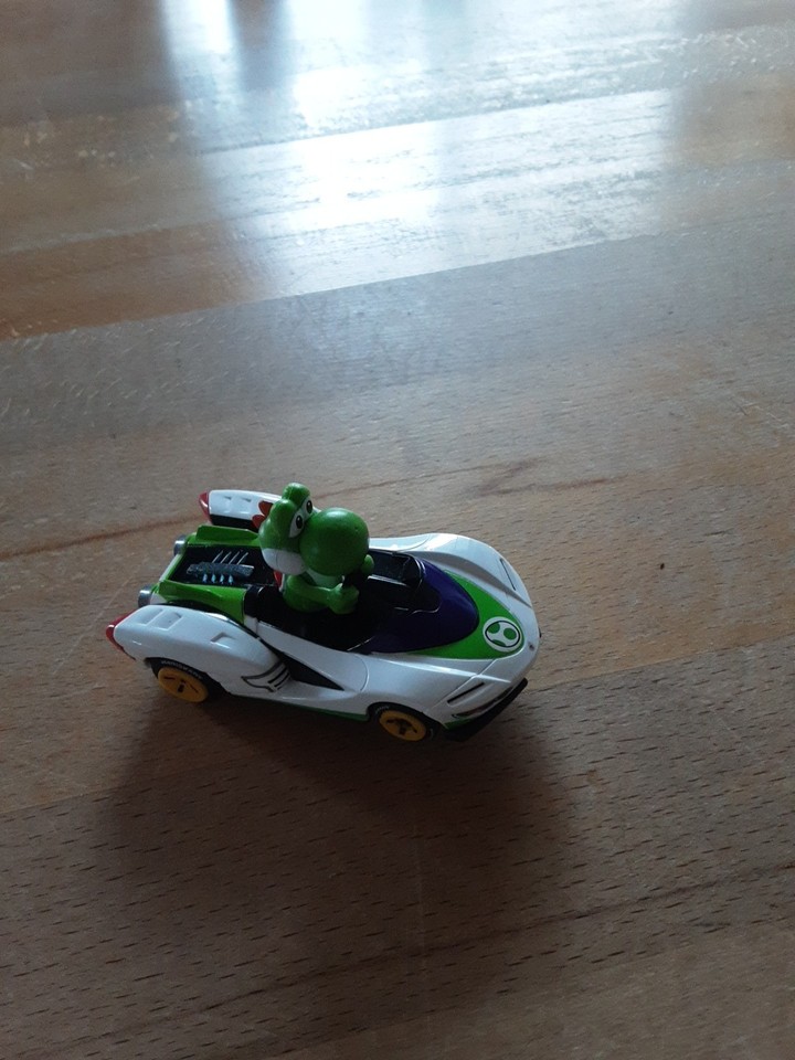 2 Carrera Rennwagen Nario Kart Yoshi 1:43, 10x10 Cm mit Dino Und Mario ...