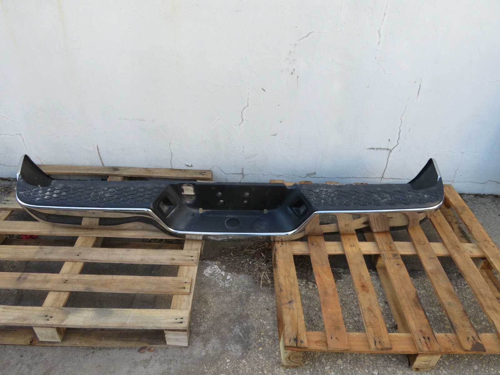 2014-2017 DODGE RAM 1500 DIESEL REAR BUMPER COVER CHROME W/ UPPER STEP ...