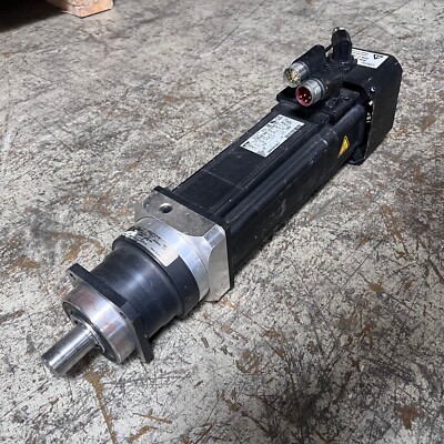 Lenze MCS09L50-RS0B0-A14N-ST5F40N-R1SU + Neugart XPLN090 Servomotor ...
