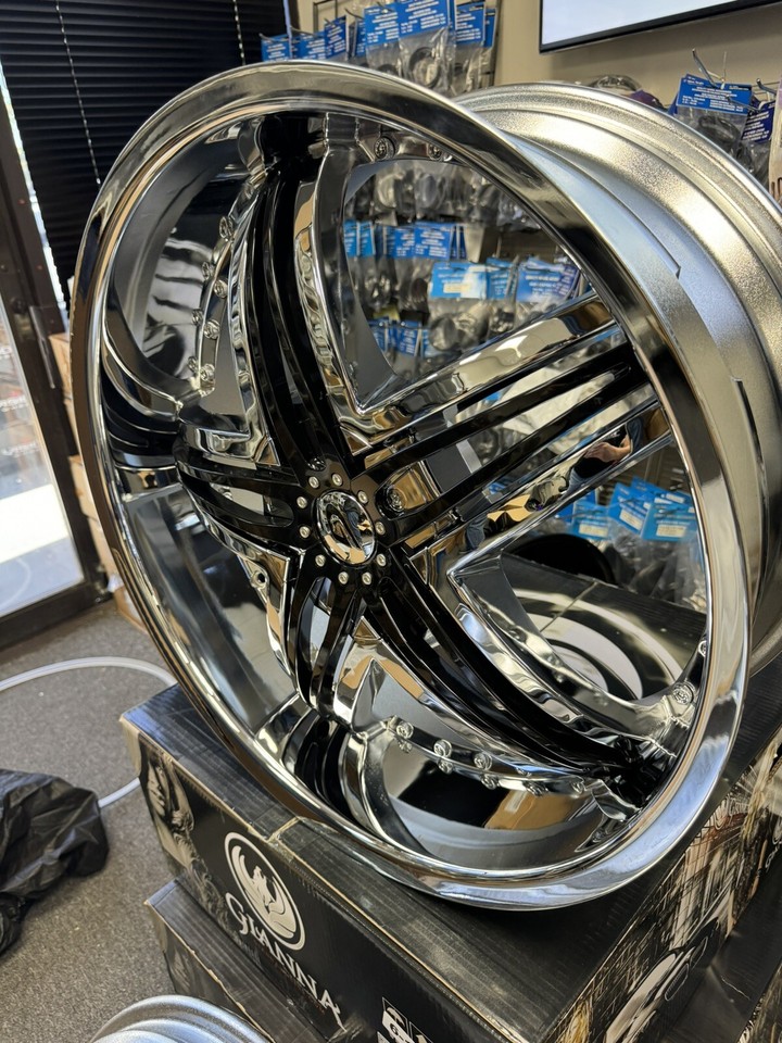 4 Chevy SSR Staggered 20x8.5 and 22x9.5 Gianna Blitz Chrome wheels 6x5 ...