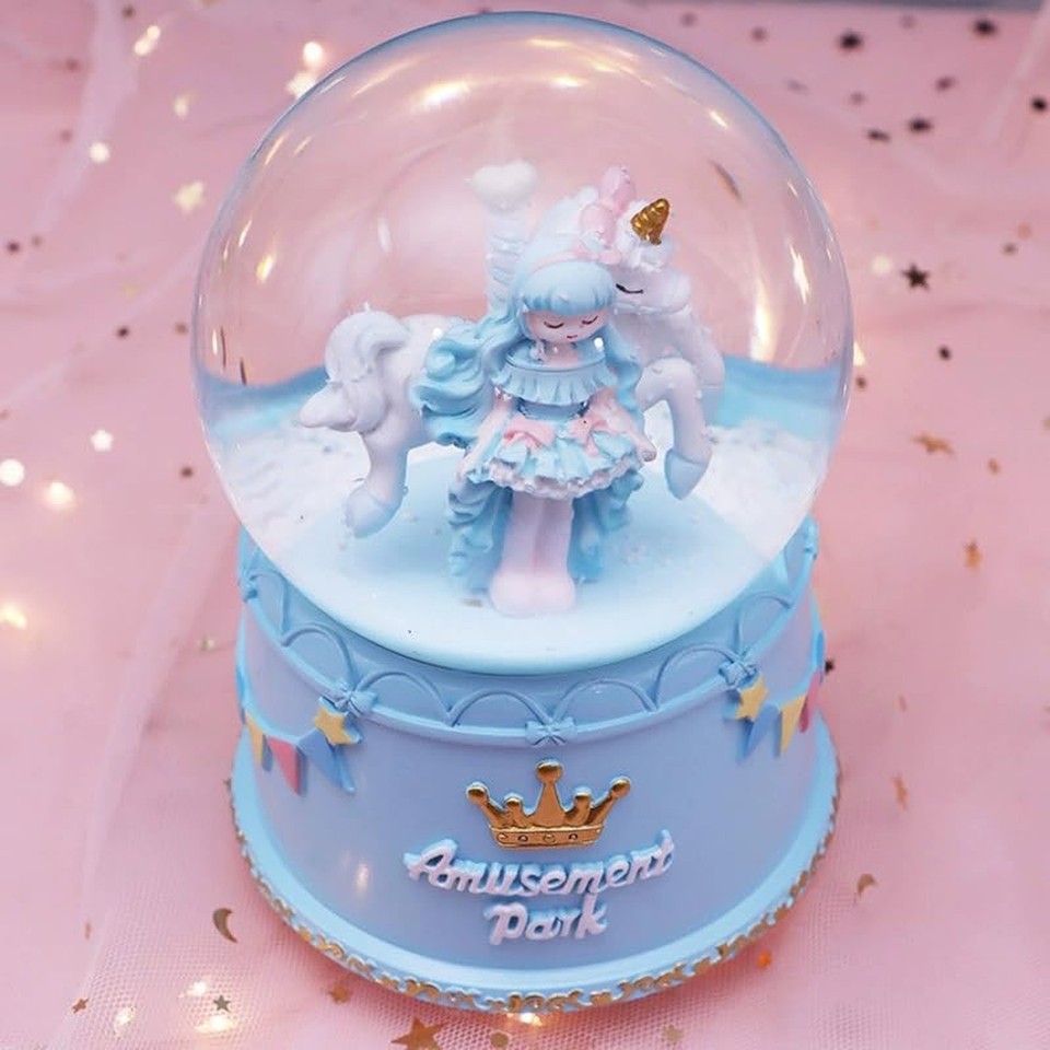 Snow Globe Birthday Gift for Girls,Princess Crown Snow Globe with Music ...