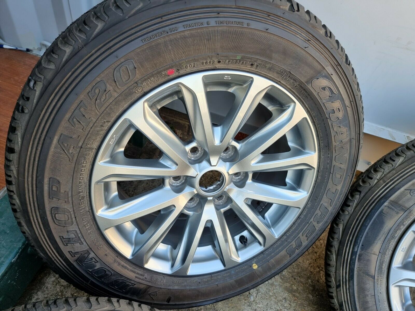 NEW Genuine Mitsubishi Barbarian L200 ALLOY WHEELS & DUNLOP TYRES 24565 ...