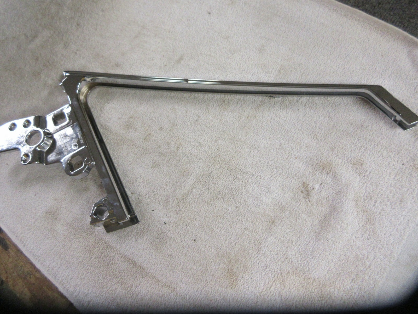 63/67 corvette convertible vent window frame casting NEW BLEM 65 66 ...