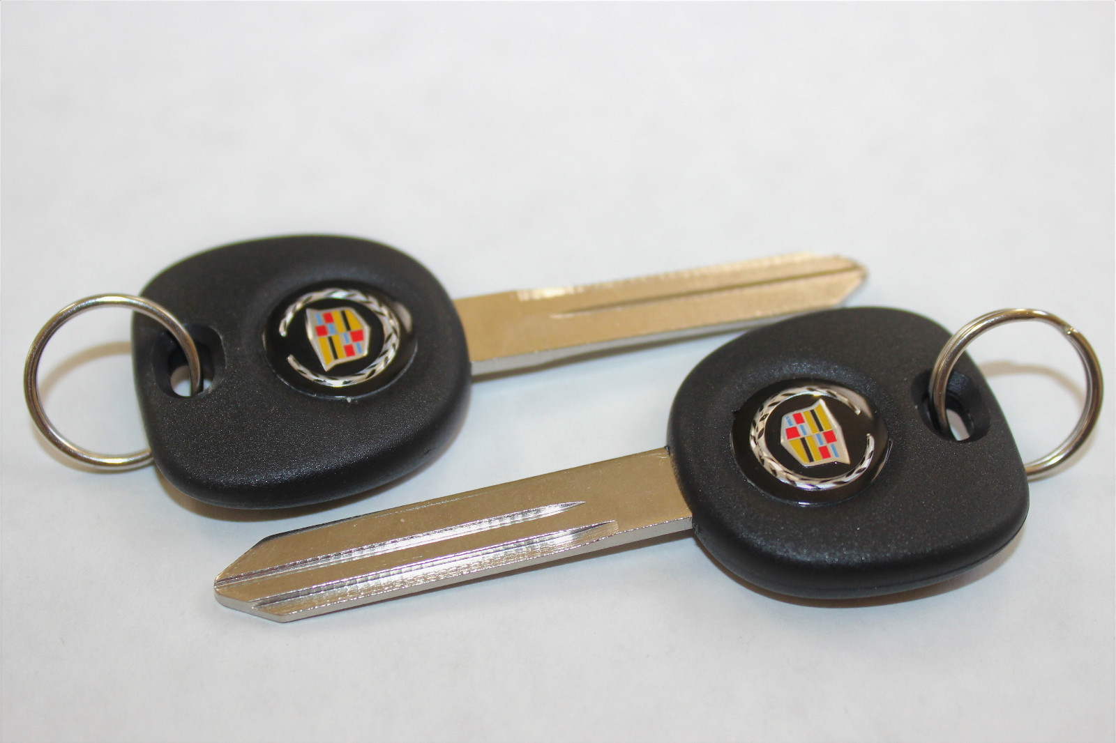LOT OF 2 CADILLAC ESCALADE LOGO KEY BLANK TAHOE YUKON 2002 2003 2004 ...