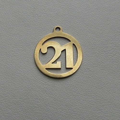 VINTAGE 14K THE NUMBER 21 CHARM 21ST BIRTHDAY, 21 YEA… - Gem