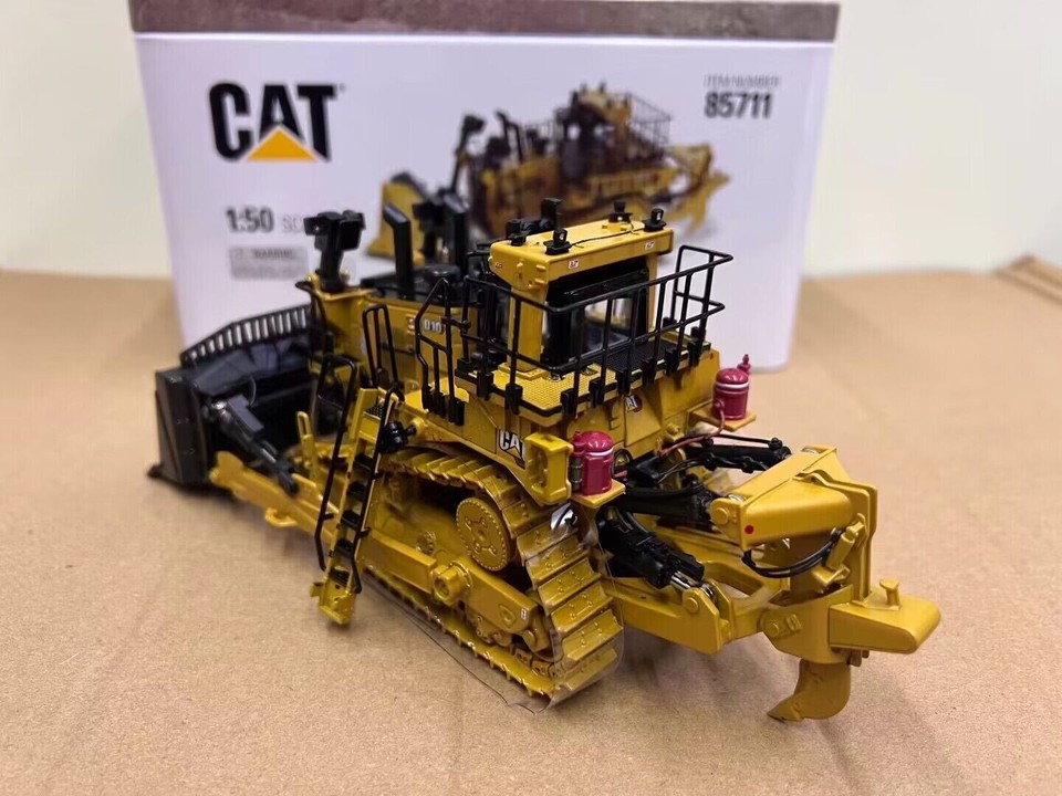 Caterpiller Cat D10 Dozer 1:50 Scale Metal Model By DIECAST MASTERS ...