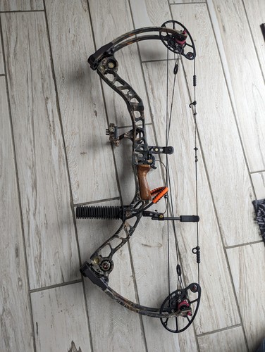 Mathews Monster McPherson Series, Compound Bow, 70lb, 28.5" Draw Length ...