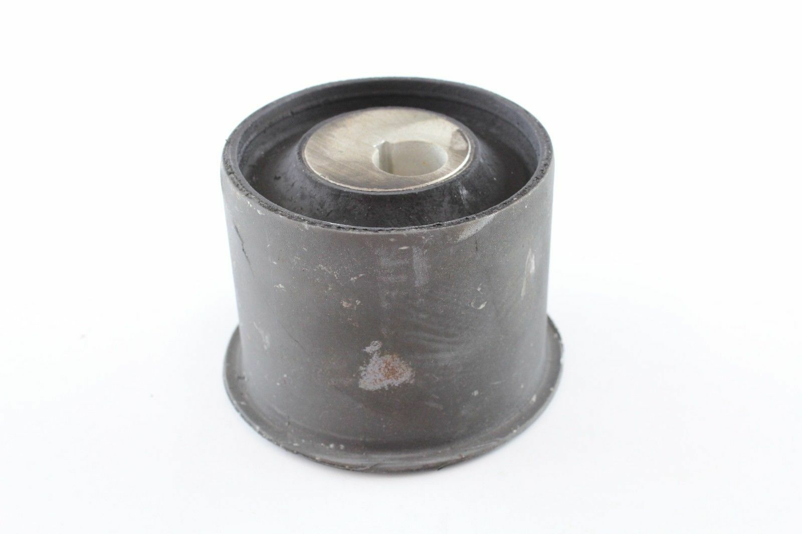 GENUINE FORD REAR DIFF CENTRE MOUNT BUSH FOR FORD FALCON BA WITH IRS ...