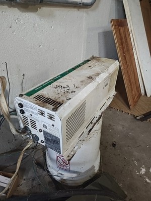 Trace Engineering DR2424 DR Series Power Inverter/Charger For Parts | eBay