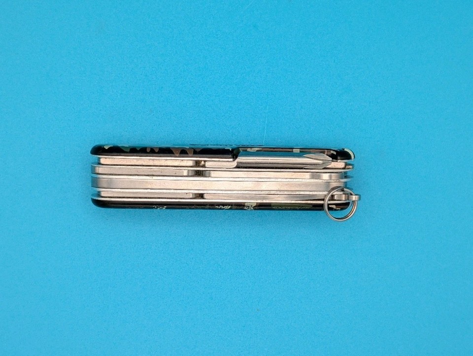VICTORINOX DELUXE TINKER CAMO 91MM 17 FUNСTIONS POCKET KNIFE! *SCHWARTZ ...
