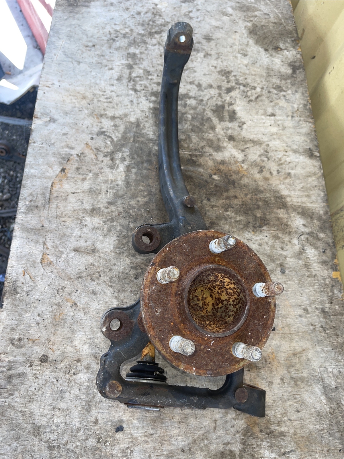 15-22 Challenger RWD Front Passenger Side Right RH RF Spindle Knuckle ...