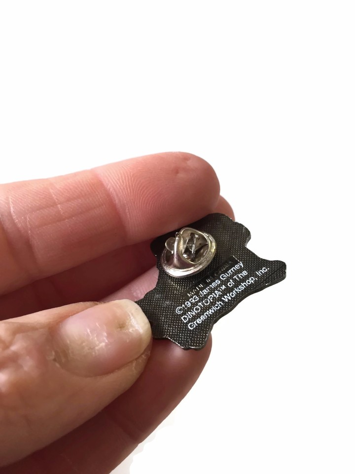 Vintage GREAT DESERT PIN, green/yellow pin, souvenir keepsake metal ...