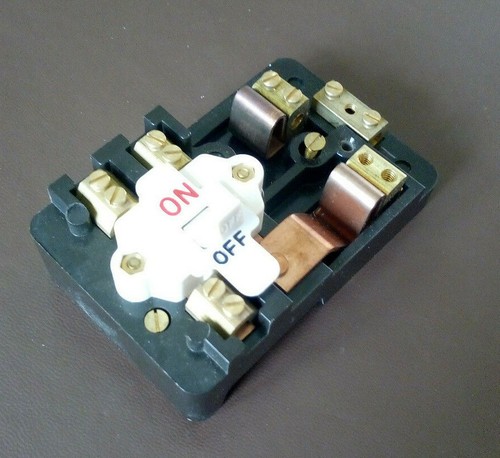 Wylex M304/2 1 Way Fuse Board / Consumer Unit Main Switch and Busbar ...
